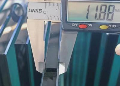 Китай 12mm отполированная балюстрада края закалила стеклянные панели сотрясает сопротивление продается
