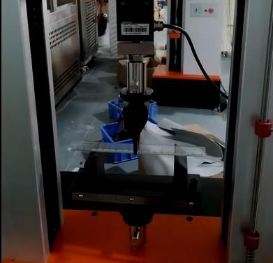 Chine Machine d'essai de recourbement servo d'ordinateur pour l'exactitude de catégorie des règles 390mm 20KN UTM 0,5 à vendre