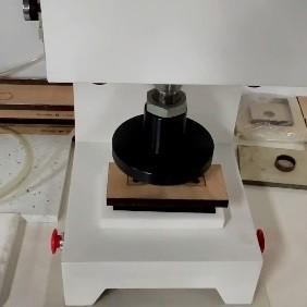 Κίνα Εξοπλισμός κόψιμο ελαστικών ντάμπλελ για εργαστηριακά τεμαχίδια Δείγμα ελαστικού Min.5kg/Cm2 Προϊόν Πηγή 2 Ντυπά μαχαίρια προς πώληση