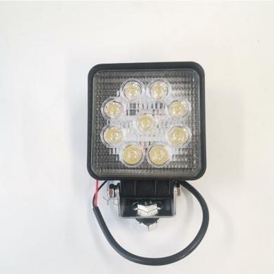 中国 トラクターIP68 CAT LEDの仕事は24vビード12v LEDの仕事ライト60w 27w 48w 51wをつける 販売のため