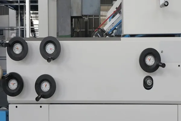 Intelligent Fully Automatic Carton Board Flute Laminating Machine with CE Shield Zgfm1500