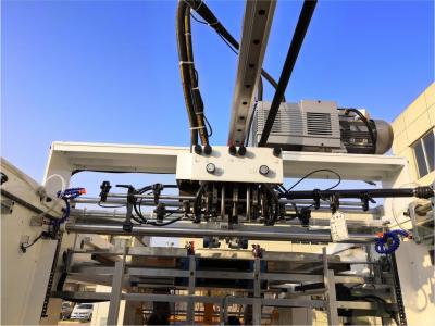 China Volledige intelligente high speed lak-tot-laklamineermachine met loodrandvoeding Te koop