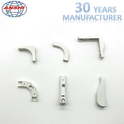 Cina Accessori a fibra ottica di Ftth del pezzo d'angolo per colore dell'interno di bianco del cavo flessibile in vendita