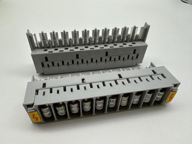 10 Pairs 3 Pole Protection Magazine