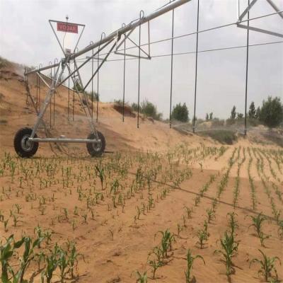 China 2024 Farm Rotating Center Pivot Irrigation Device with Remote Monitoring and Axial Spinning Sprinklers Solutions for sale
