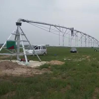China 2200 KG Design Automatic Central Pivot Irrigation System Rain Gun Irrigation Machine from Shandong for sale