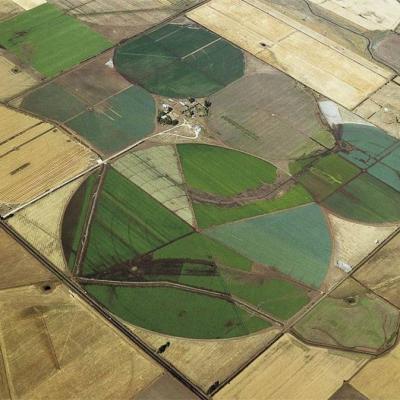 Remote Monitoring Metal 100-800m Garden 1-100 Hectare Farm Sprinkler Irrigation System Center Pivot Irrigation Machine