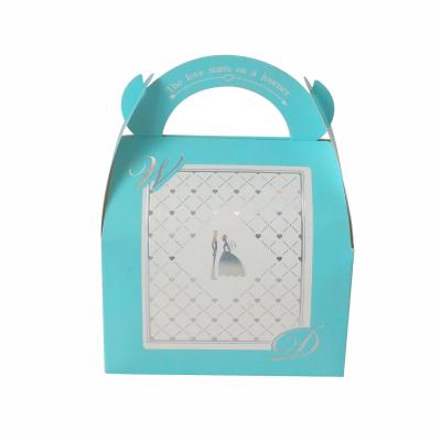 China Contenitore di regalo dolce di Valentine Chocolate Box Takeaway Coloured dell'asiatico con una maniglia for sale