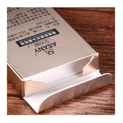 Cina Il colore pieno su misura compone ha messo la carta d'imballaggio della stagnola di oro dei contenitori di regalo in vendita