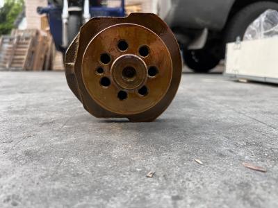 中国 1j700-23010 エンジニアリング機械 クボタ エンジン クランクシャフト V2607 鋳鉄材料 販売のため