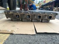China 2W7165 Carter Engine Cylinder Head Engine Model 3204 Material Cast for sale
