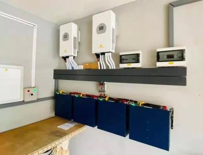Cina Deye Versione EU 3.6kw 5kw 8kw 10kw Inverter solare ibrido monofase 2 Mppt per il tuo in vendita