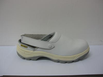 China Low Ankle White Non Slip Work Shoes , Summer Durable Breathable Safety Shoes for sale