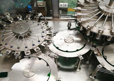 Cina Imbottigliatrice di Monoblock della testa del materiale da otturazione dell'acciaio inossidabile 8 in vendita