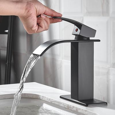 Cina Miscelatore del bacino della maniglia del singolo foro della cascata di acciaio inossidabile SUS304 singolo in Matte Black Chrome Brushed Grey in vendita