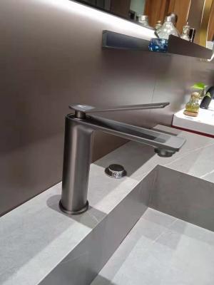 China Van het het Handvatbassin van de hotelvilla de Enige Tapkraan van de Mixerchrome Matte Black Bathroom Vessel Sink Te koop