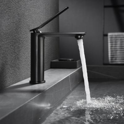 China Grifo de Chrome Matte Black Bathroom Vessel Sink del mezclador del lavabo de la manija del chalet del hotel solo en venta