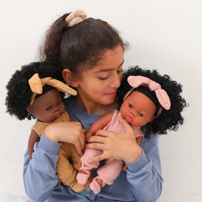 Cina Bambina nera afroamericana da 14 pollici con logo personalizzato in vendita