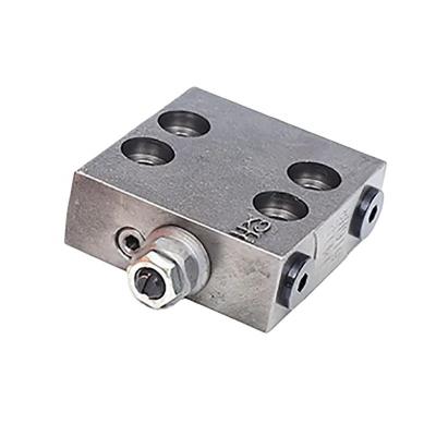 Китай Komatsu Engine Model PC130-7 PC160-7 Excavator Hydraulic Parts Reducing Relief Valve Block for Your Heavy Machinery продается