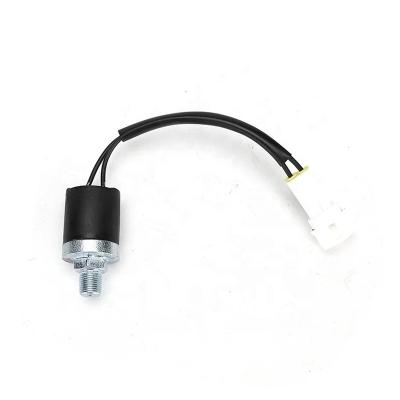 Cina 6D34 Engine Oil Pressure Sensor Switch for Kobelco SK230-6 SK200-6 Excavator and Efficiency Guarantee in vendita