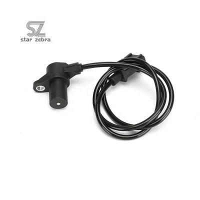 Cina VOE20482772 Auto Parts E210 E240 E290B Car Crankshaft Position Sensor for Volvo Excavator D6D D6E Engine Model in vendita
