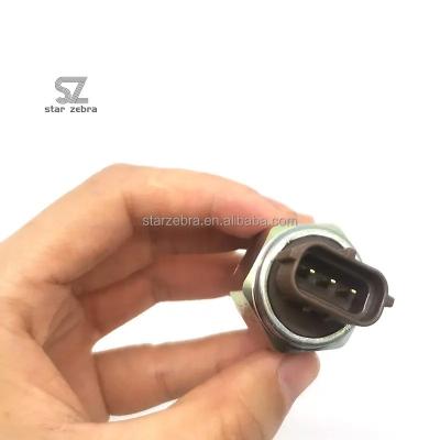 Cina ZAX200 4HK1 Engine Common Fuel Rail Pressure Sensor Switch Part number 499000-6160 for Excellent Functionality in vendita
