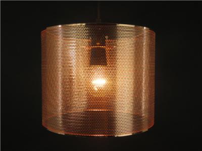 Cina il rame 110v ha perforato le tonalità di lampada decorative del metallo con il piccolo foro in vendita