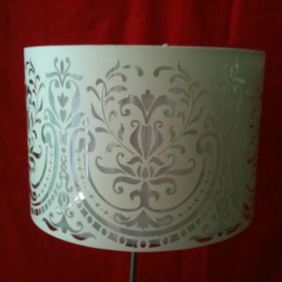 Cina Scolpisca modella il Faux che decorativo delle coperture dell'ombra di lampada il laser di seta ha tagliato l'ombra del tamburo in vendita