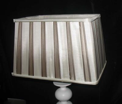 Cina Una mano di 3 colori riunisce la tonalità di lampada pieghettata fungo per le lampade di floro e della tavola in vendita