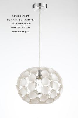Cina Lampada di pendente acrilica progettata moderna della mandorla dell'Italia con il portalampada E14 in vendita