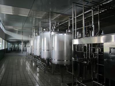 China Instalação de engarrafamento de iogurte grego de 1000L/H totalmente automática para linha de produção de bebidas alimentares à venda