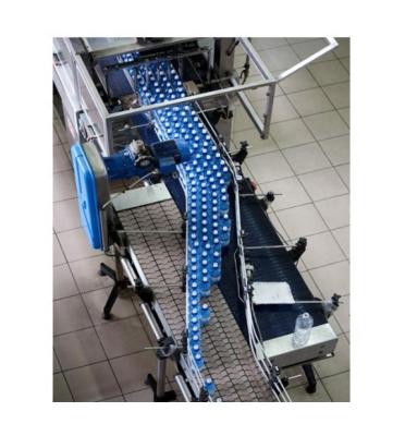 Cina Linea di imbottigliamento dell'acqua di produzione 3000 b/h con dimensioni personalizzate delle bottiglie in forte domanda in vendita