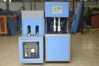 China 2021 Production Semi-automatic Two Cavity Bottle Making Machine for Blow Molding for sale