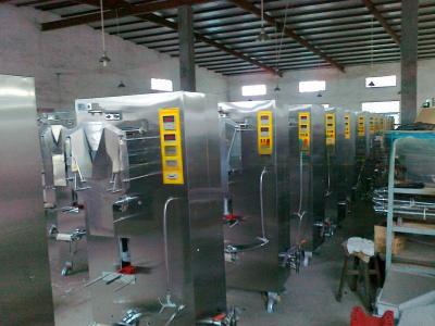 Cina Macchina di imballaggio del latte a sacchetto con precisione di riempimento del 100% e tecnologia avanzata in vendita