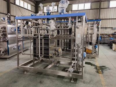 Cina Sterilizzatore per latte versatile Plate Heat Exchanger UHT Sterilizzatore per la lavorazione delle bevande in vendita