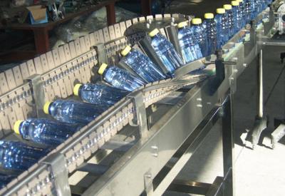 China Esterilizador de titulação de garrafas de vidro de PET para bebidas frescas com tensão 110V/220V/380V à venda