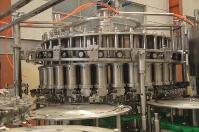 Cina 7000BPH PET Bottiglia Macchine di riempimento dell'acqua per la linea di produzione di acqua da professionista in vendita