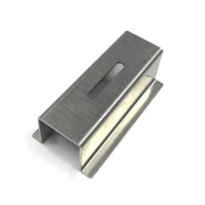 Cina Parti di stampaggio in acciaio metallo a piegatura a forma di U per componenti hardware CNC OEM in vendita