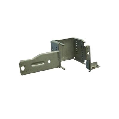 Cina Processo di stampaggio Parti metalliche in lamiera di acciaio inossidabile per componenti hardware CNC OEM in vendita