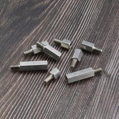 Cina OEM CNC Hardware Parts Male To Female Thread Hex Fasteners con prestazioni eccellenti in vendita