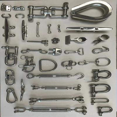 Cina OEM CNC Hardware Parts In acciaio inossidabile U-shackle Fastener con Stamping Process Design in vendita