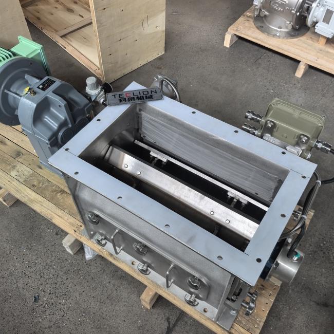 Lump breaker machine in industrial setting
