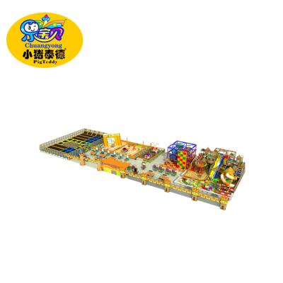 China Baixo equipamento colorido do curso das cordas, estruturas internas do jogo do tema do arco-íris grandes à venda