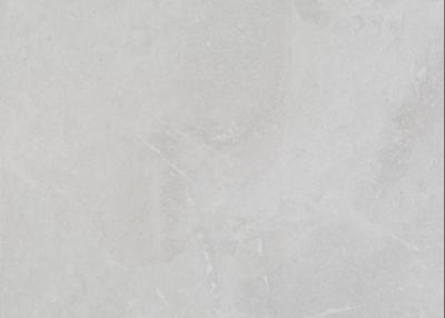 China A cor branca desliza não telhas internas modernas da porcelana da isolação térmica de calor elevado da decoração da casa da telha da porcelana à venda