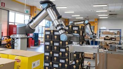 China Flexible Cobot Robot with Any Orientation Mounting Teach Pendant or PC Software Programming for Picking and Placing for sale