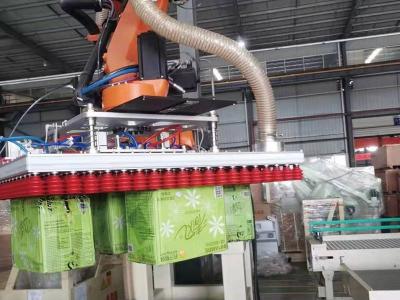 Cina Kr 210 R2700 della pinza di presa del braccio del robot di KUKA per il trasporto con palette del robot di automazione in vendita