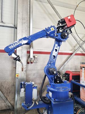 China 6 Axis Industrial Welding Robot / Arc Welders Of Yaskawa Robot Welder AR2010 For Agriculture/Automotive Welding for sale