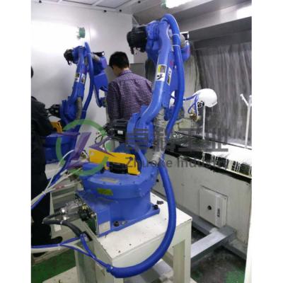 China 6 Axis Universal Robotic Arm Yaskawa GP110 met CNGBS Robot Gripper voor Palet Handling Robot Te koop