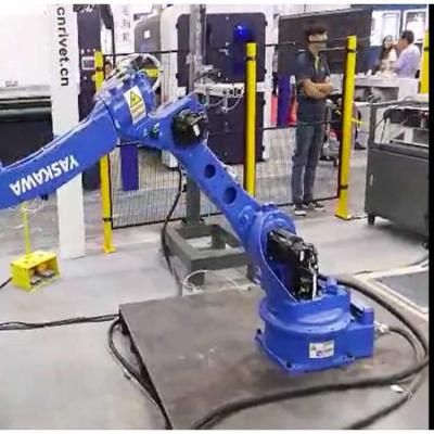 China Yaskawa GP180-120 Braço Robótico Com CNGBS Robot Quick Changer Para Robô Industrial Automatizado à venda