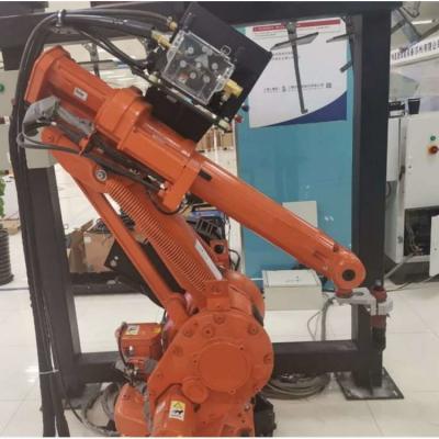 China 6 Achsen Roboterarm ABB IRB 1410 mit CNGBS-Waffenreinigungsstation für Schweißroboterautomation zu verkaufen